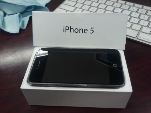 Aparece el primer unboxing del iPhone 5. Un nuevo Fake - islaBit