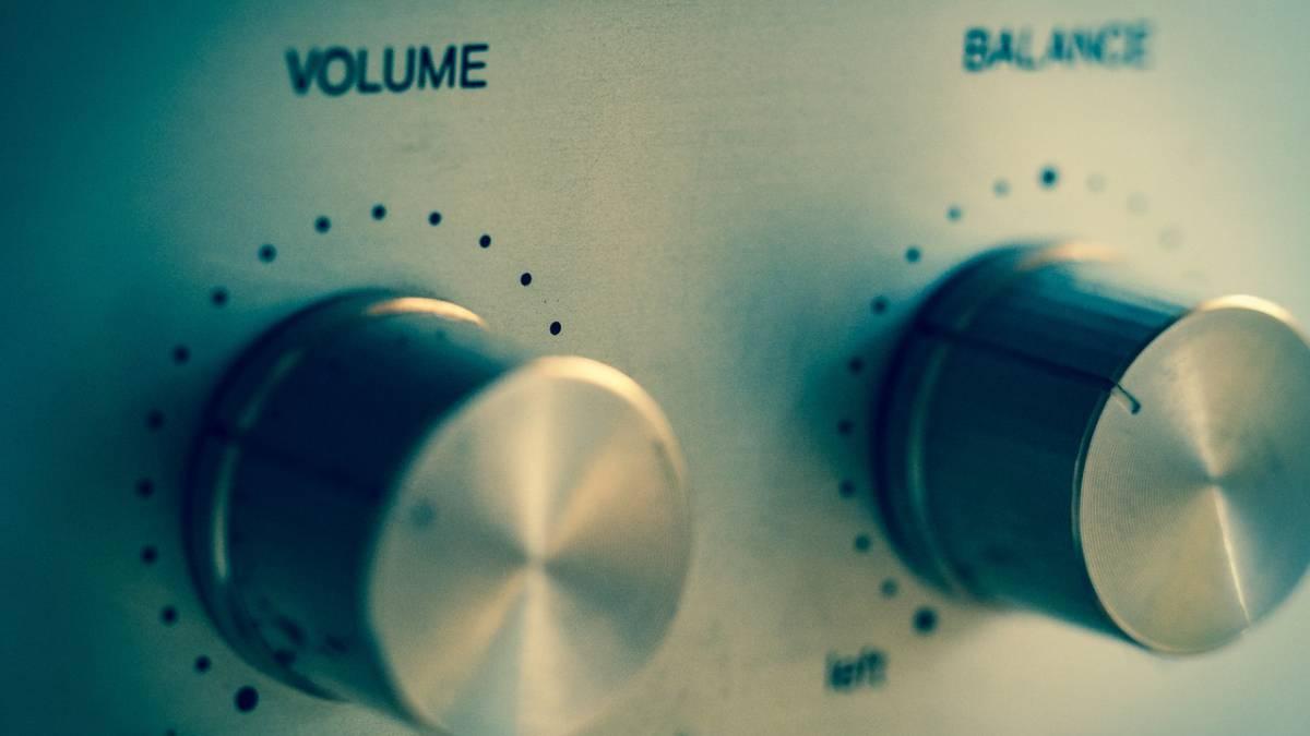 ¿Cómo subir el volumen máximo en Windows 10? - islaBit